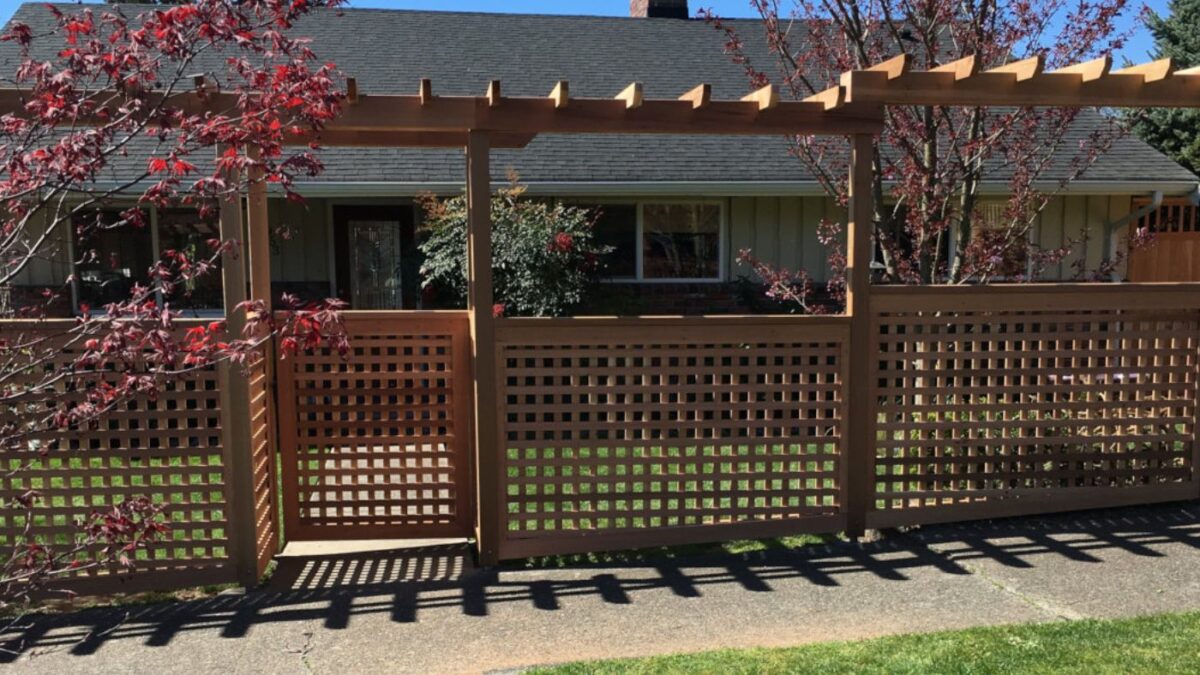 Latest Fall-Ready Fence Design Trends for 2023: Transform Your Yard